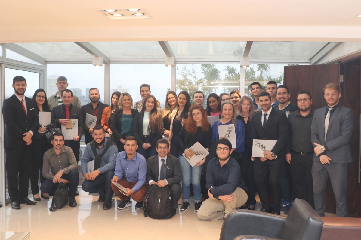 OAB/RS - Conhecendo a Ordem gaúcha: estudantes da Faculdade da Ulbra de ...