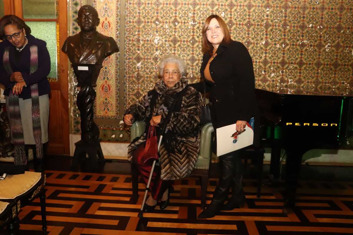 OAB/RS - Professora Vera Neusa Lopes recebe homenagem da Comissão ...