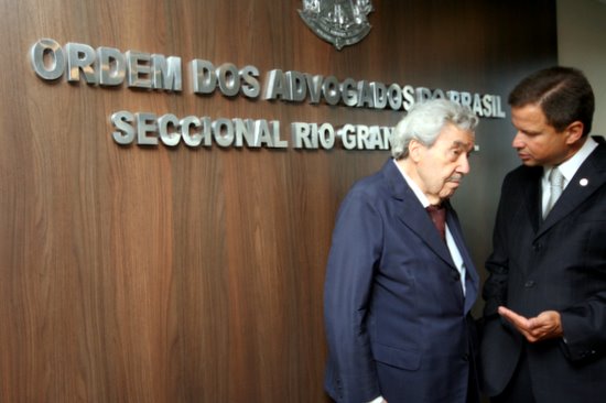 OAB/RS - Ordem gaúcha recebe ex-ministro da Justiça Paulo Brossard